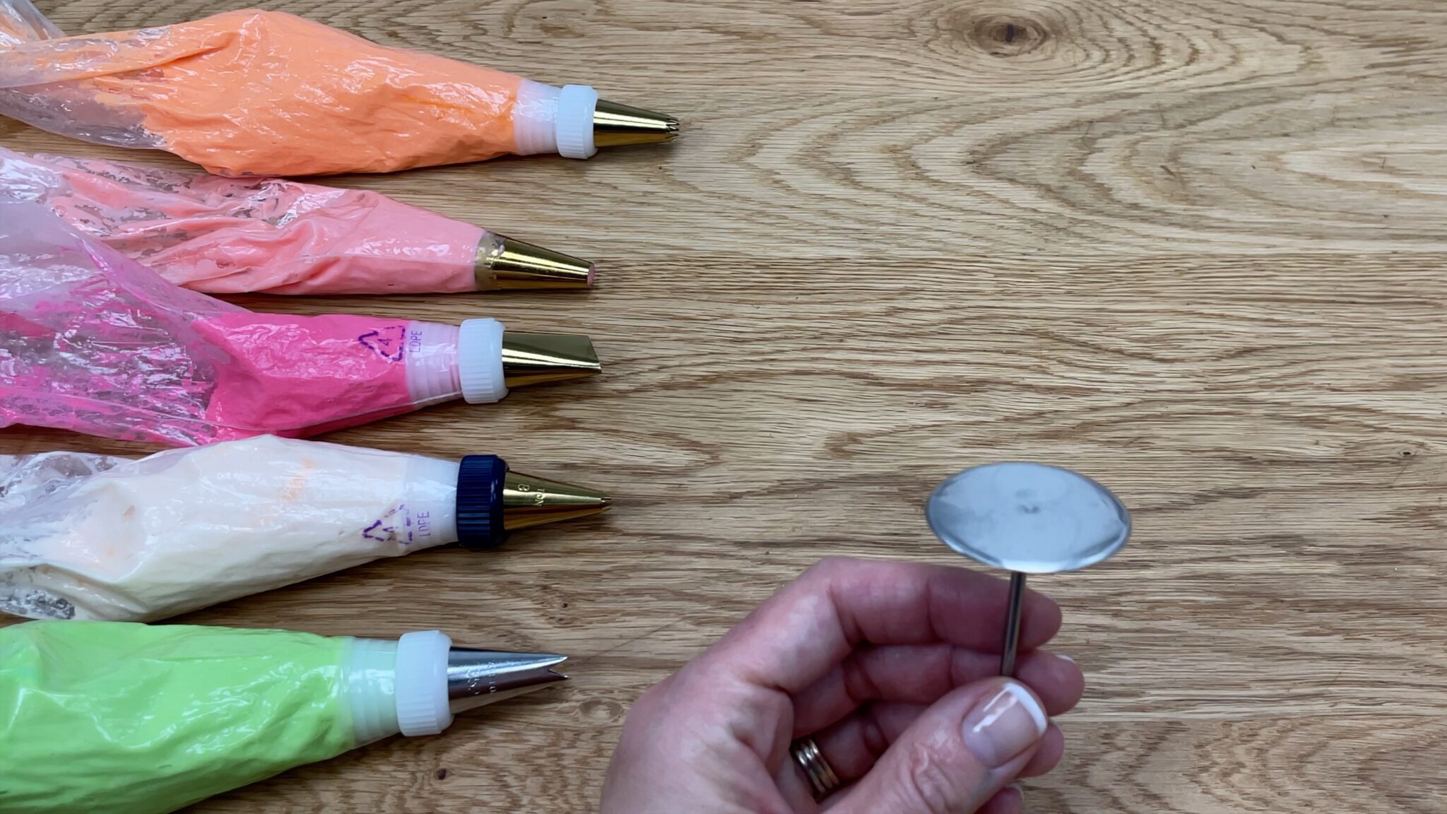 7 Mother's Day Cake Decorating Ideas - British Girl Bakes