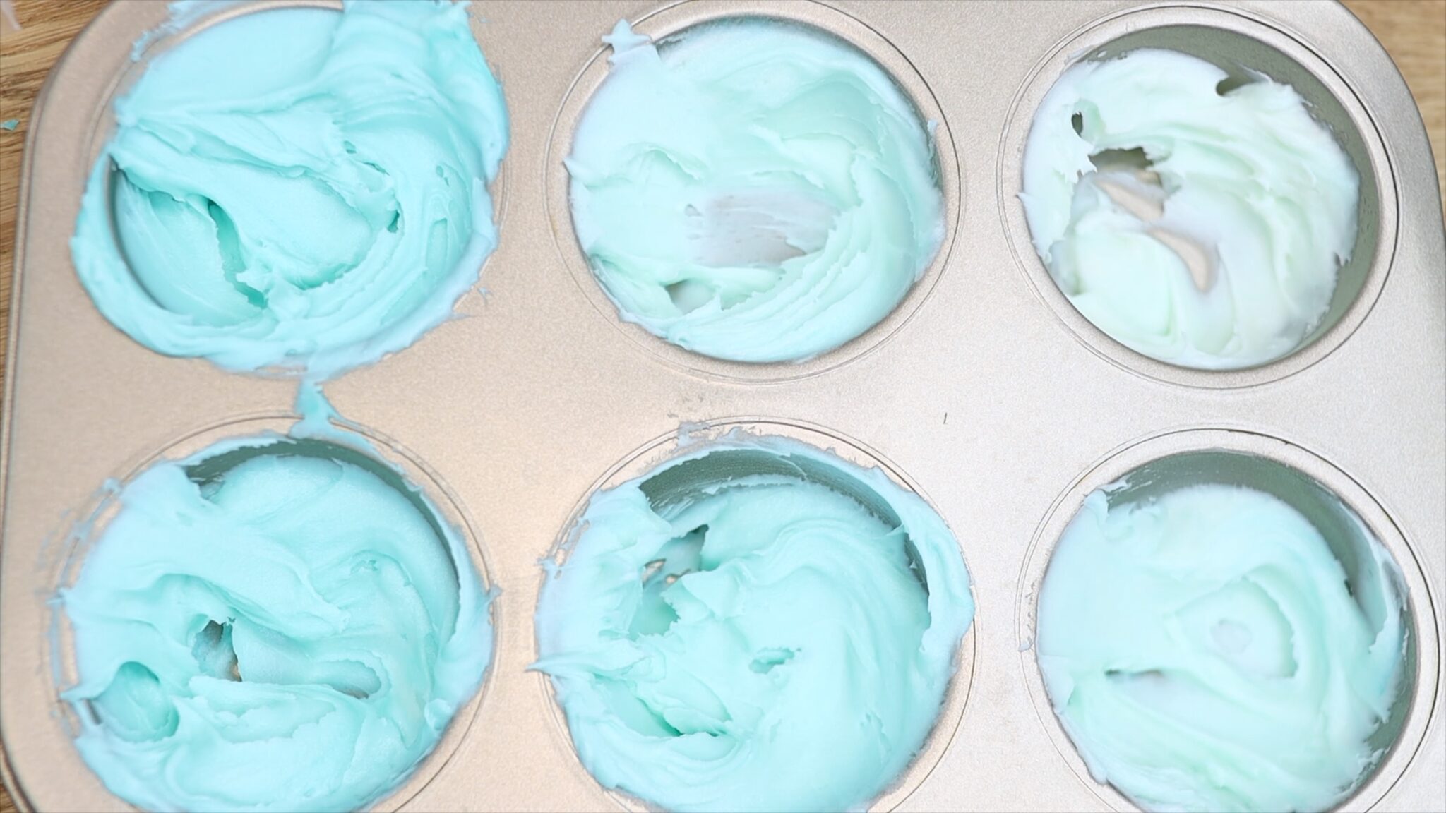 Flat Patterns on Cake with Facelift Frosting - British Girl Bakes