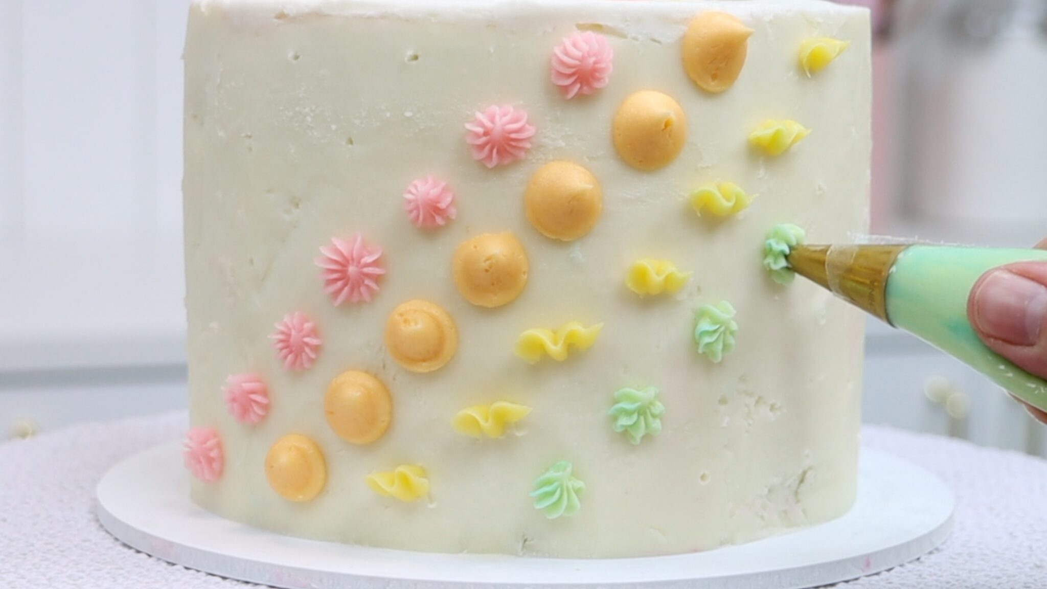 Flat Patterns on Cake with Facelift Frosting - British Girl Bakes