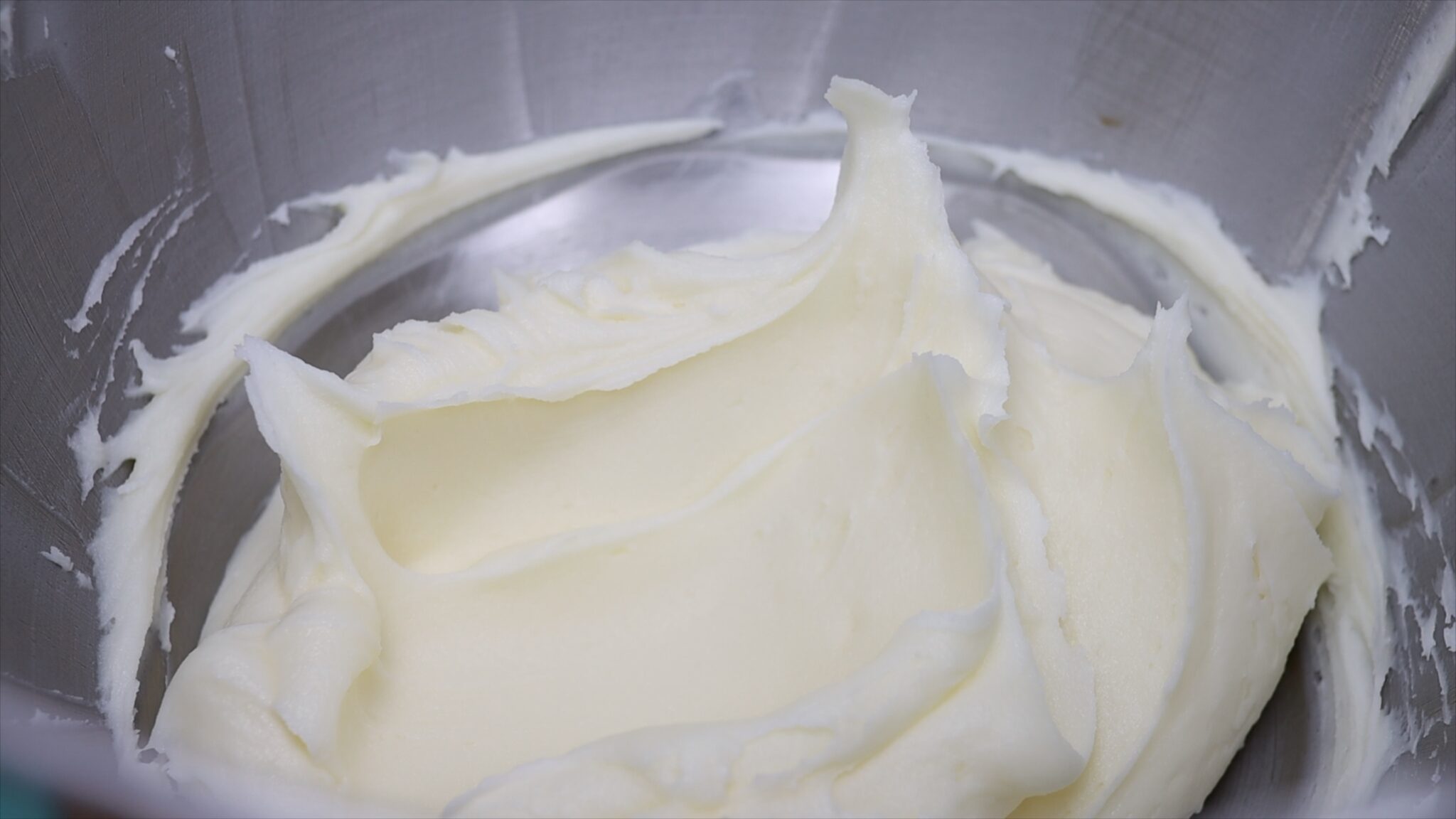 How to Frost Mini Cakes - British Girl Bakes