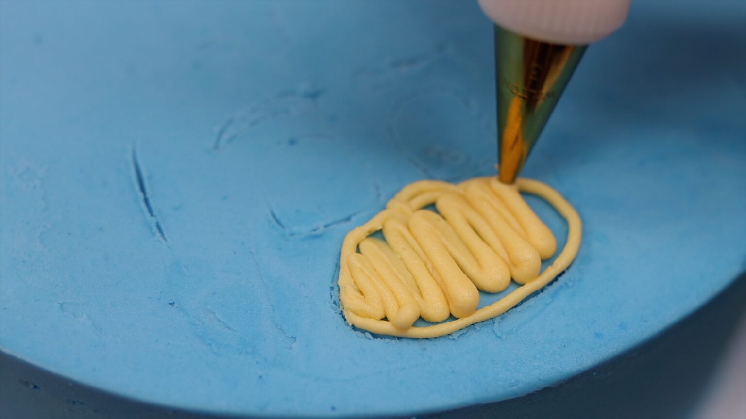 3 Ways to Make Character Cakes with No Fondant - British Girl Bakes