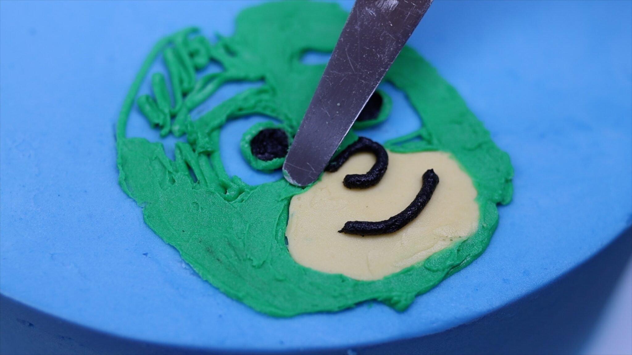 3 Ways to Make Character Cakes with No Fondant - British Girl Bakes