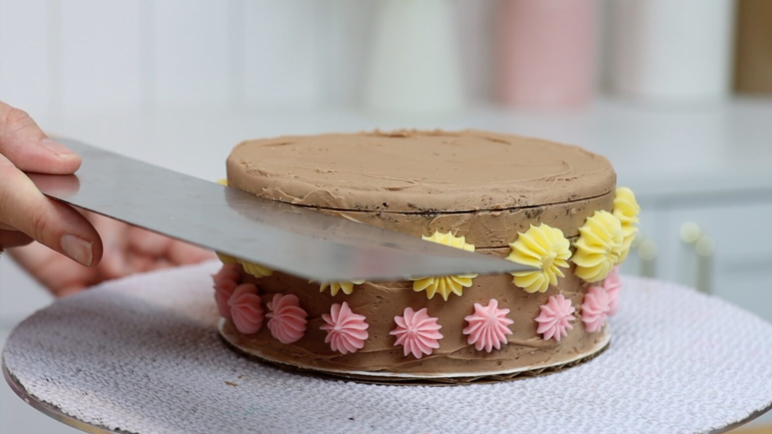 How to Use a Cake Comb 8 Different Ways - British Girl Bakes