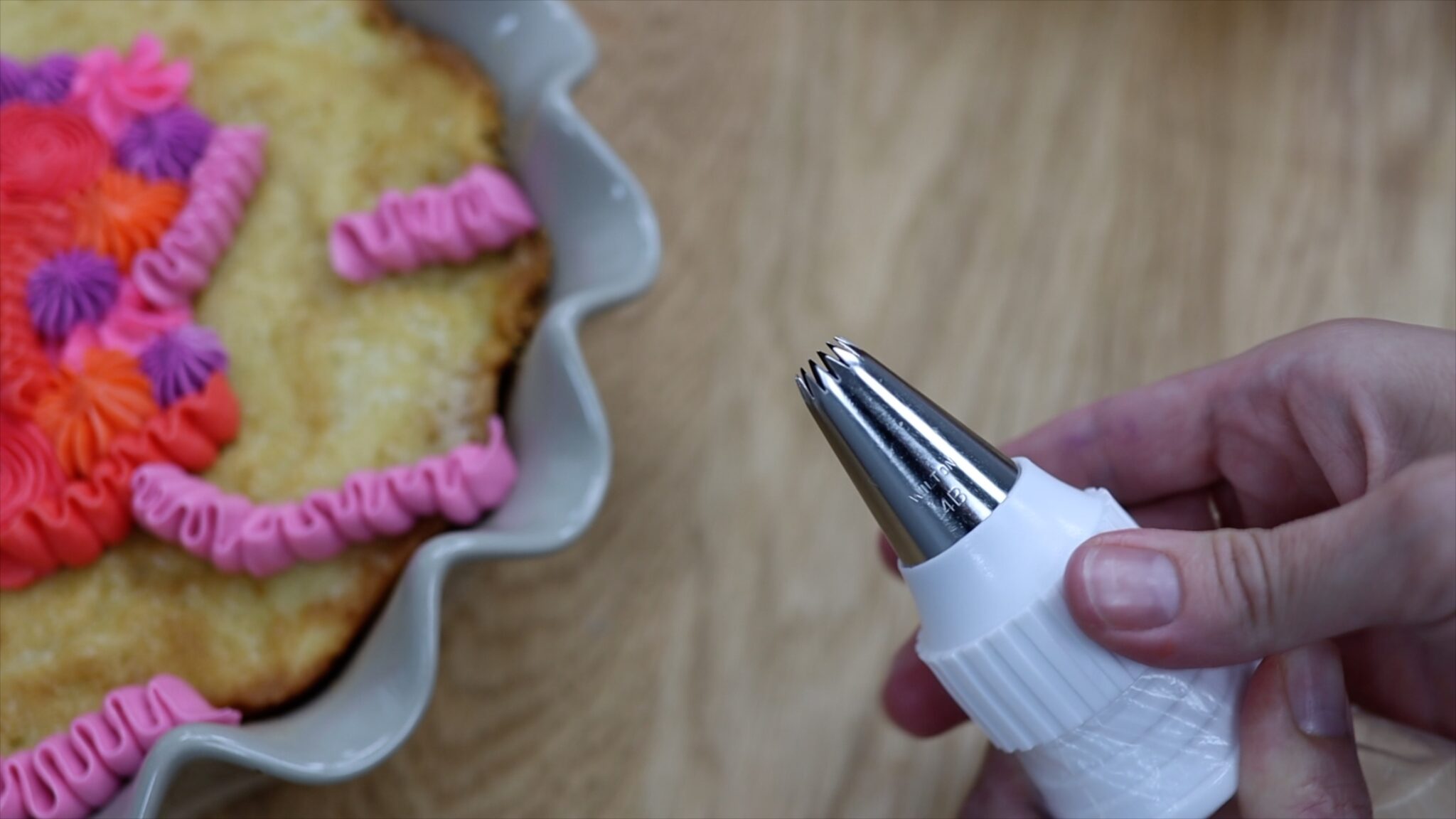 10 Tips for Buttercream Colouring - British Girl Bakes