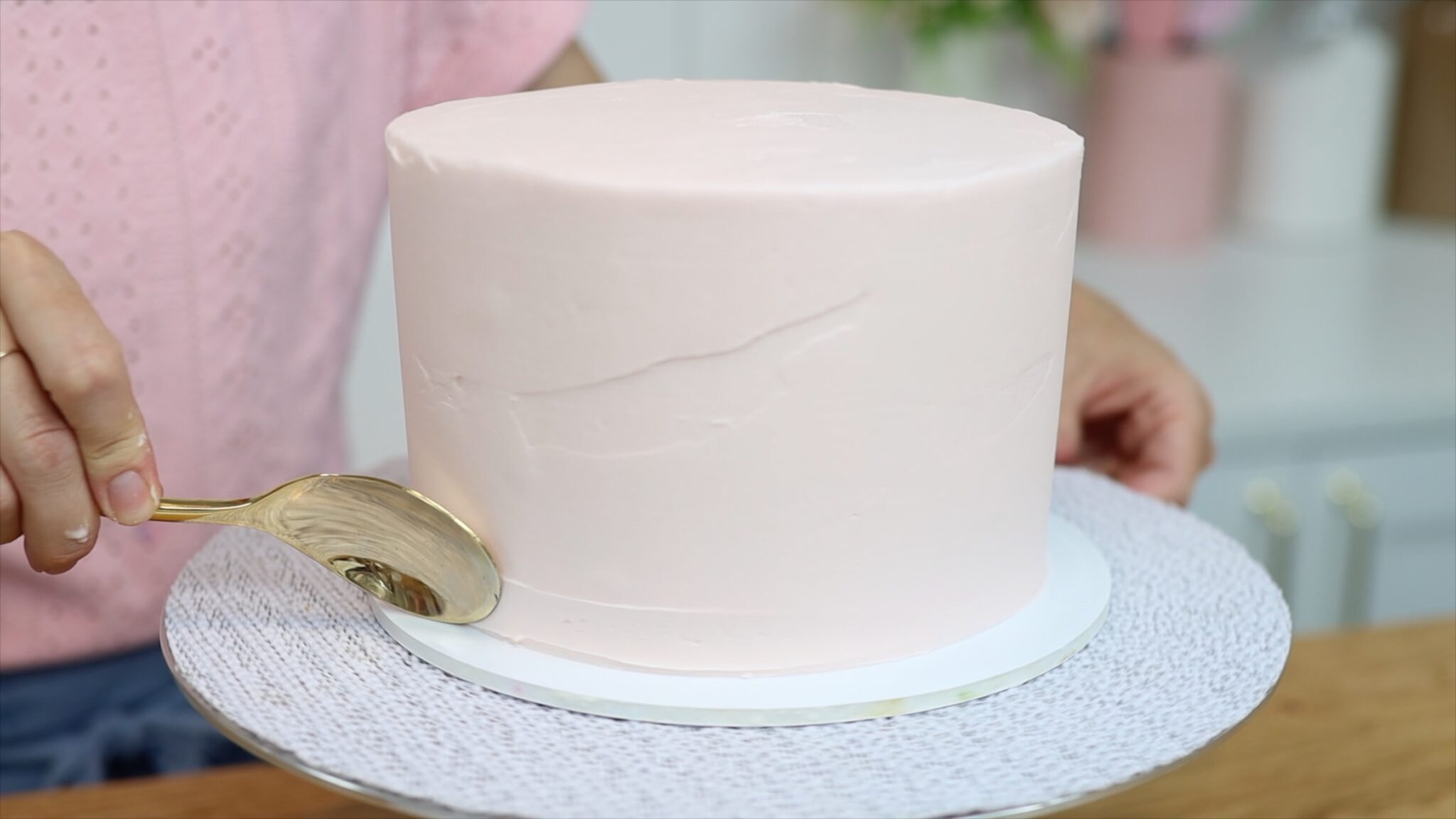 How to Decorate a Cake without Tools - British Girl Bakes