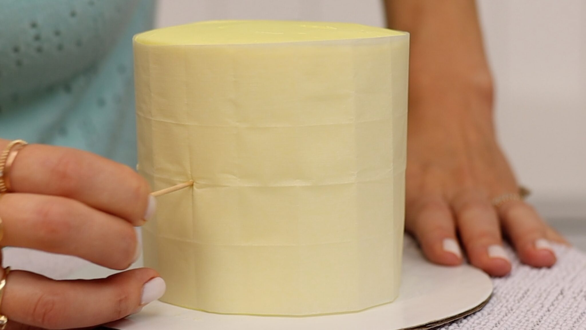 7 Ways to Make Buttercream Patterns on Cake - British Girl Bakes