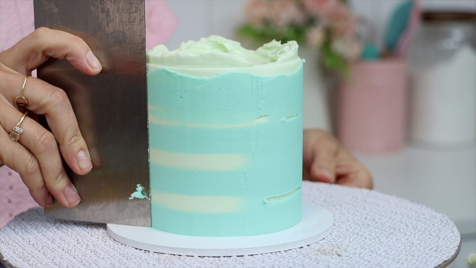 7 Ways to Make Buttercream Patterns on Cake - British Girl Bakes