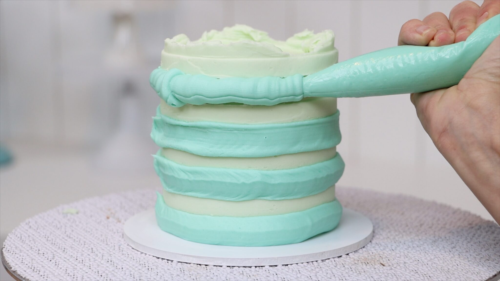 7 Ways to Make Buttercream Patterns on Cake - British Girl Bakes