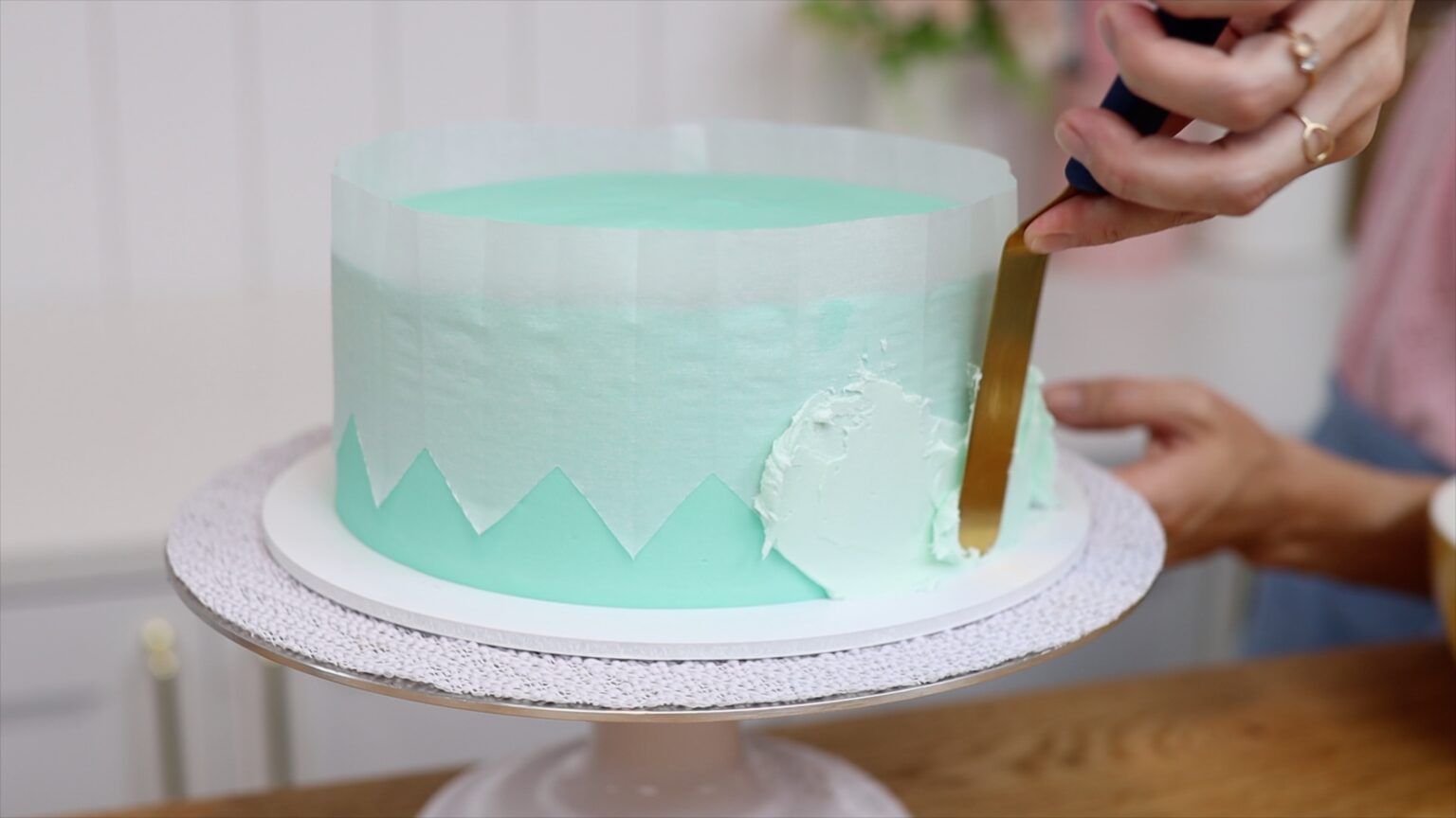 How to Decorate a Cake without Tools - British Girl Bakes