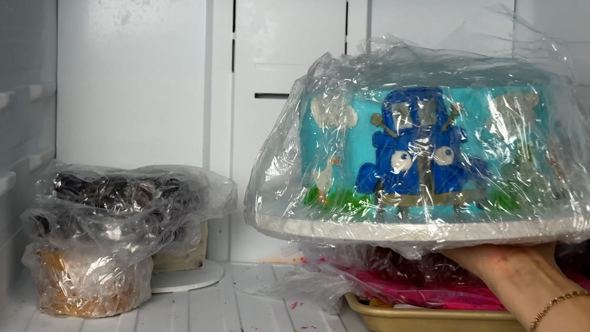 How to Freeze a Cake - British Girl Bakes