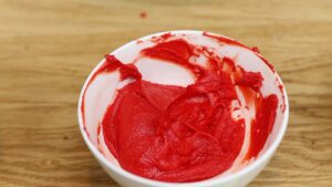 3 Tricks for Red Frosting - British Girl Bakes