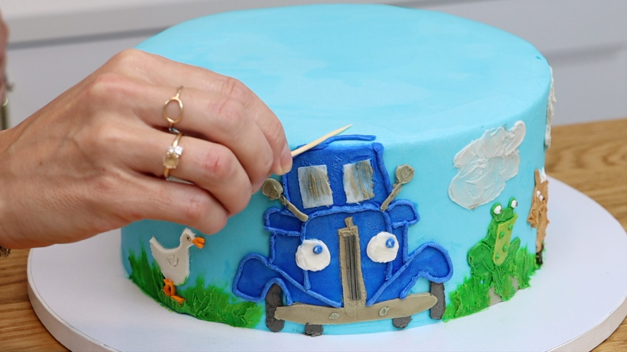 How to Freeze a Cake - British Girl Bakes