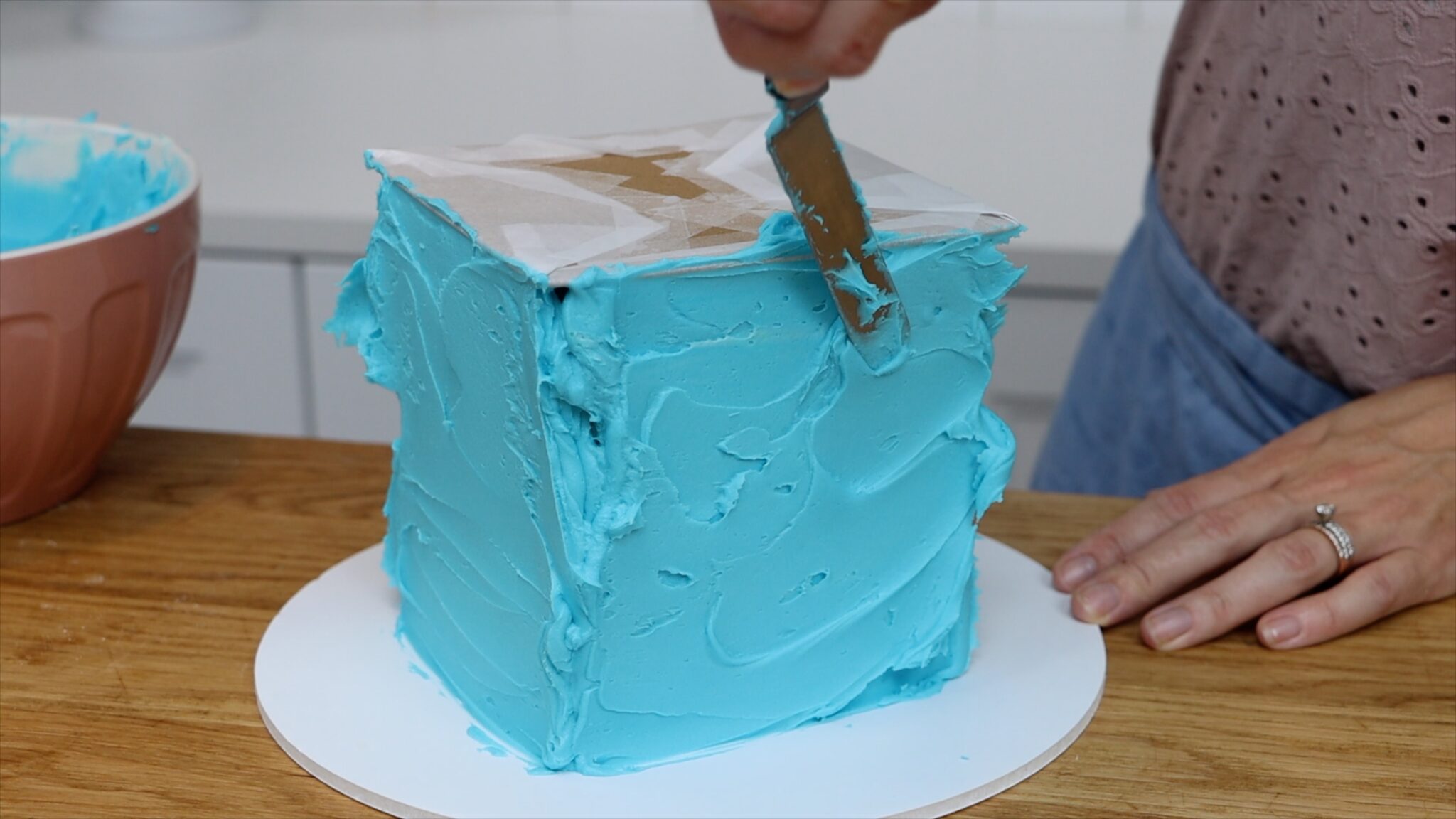 How to Frost a Square Cake - British Girl Bakes