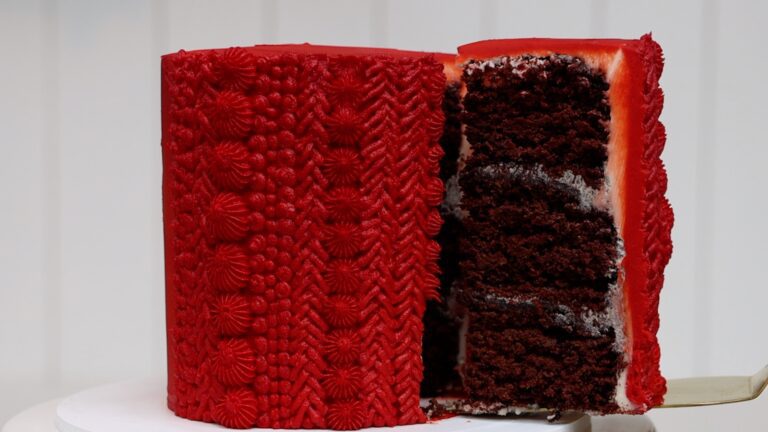 3 Tricks for Red Frosting - British Girl Bakes