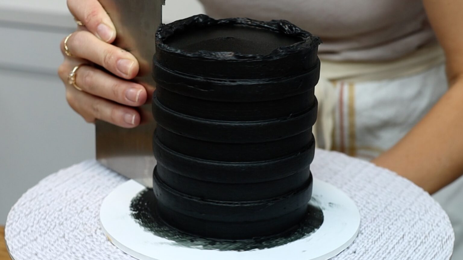 5 Ways to Use a Striped Cake Comb - British Girl Bakes