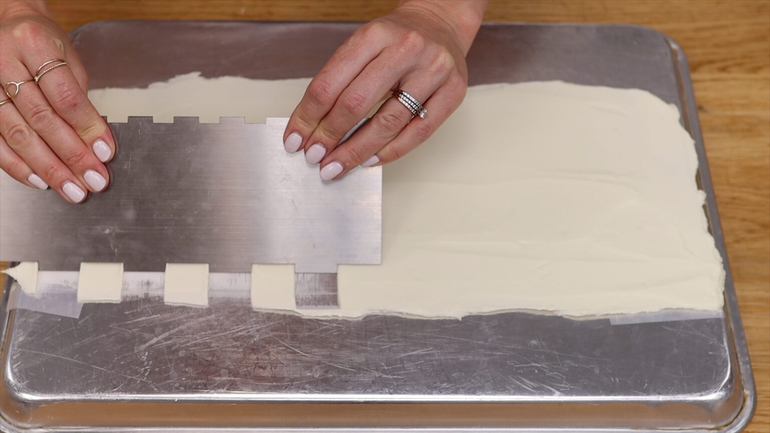 5 Ways to Use a Striped Cake Comb - British Girl Bakes