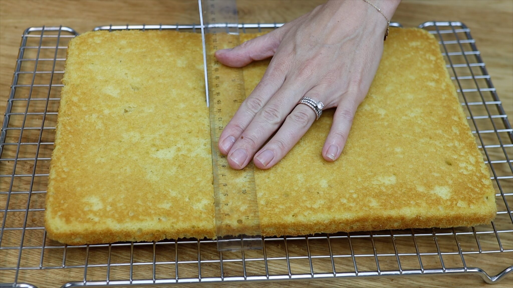6 Square Cake Hacks - British Girl Bakes