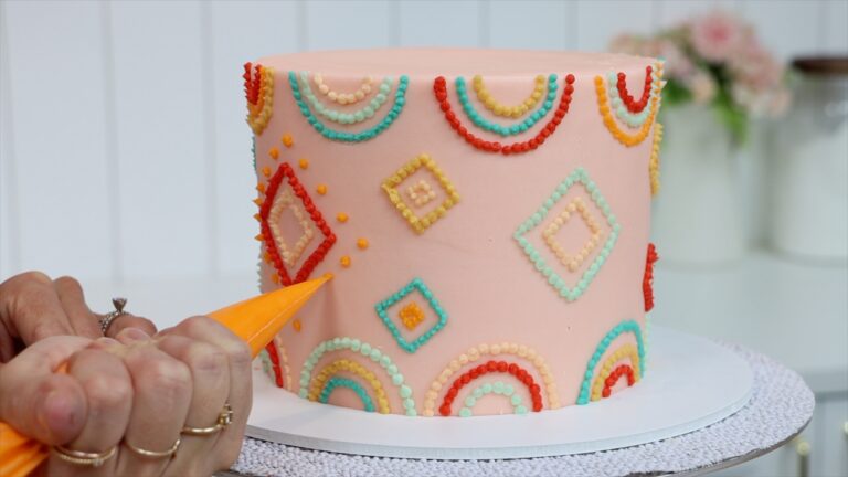 Your First 10 Tools to Decorate a Cake - British Girl Bakes