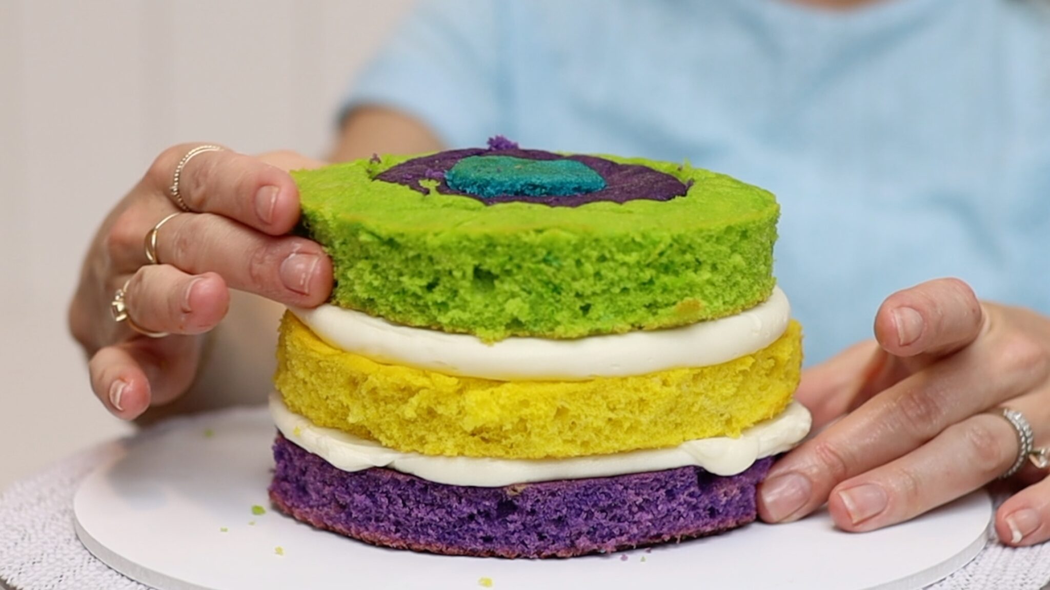 3 Tricks to Fix a Leaning Cake - British Girl Bakes