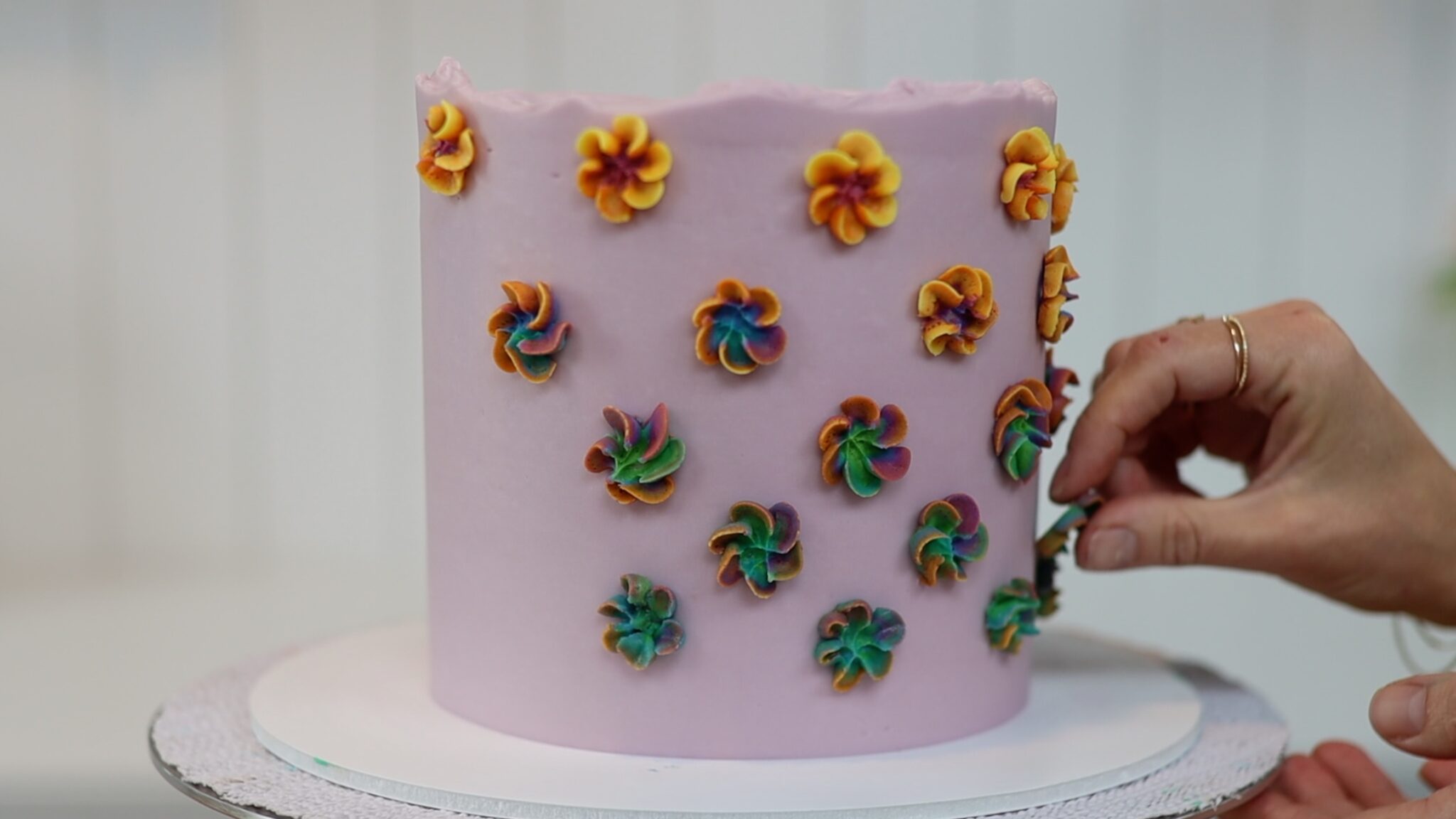 10 Best Piping Tips - British Girl Bakes