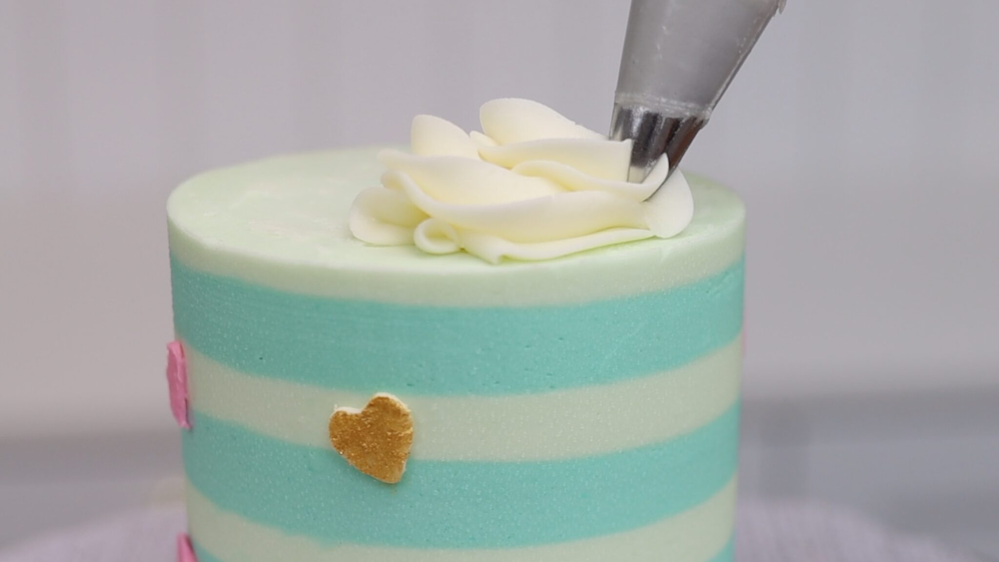10 Best Piping Tips - British Girl Bakes