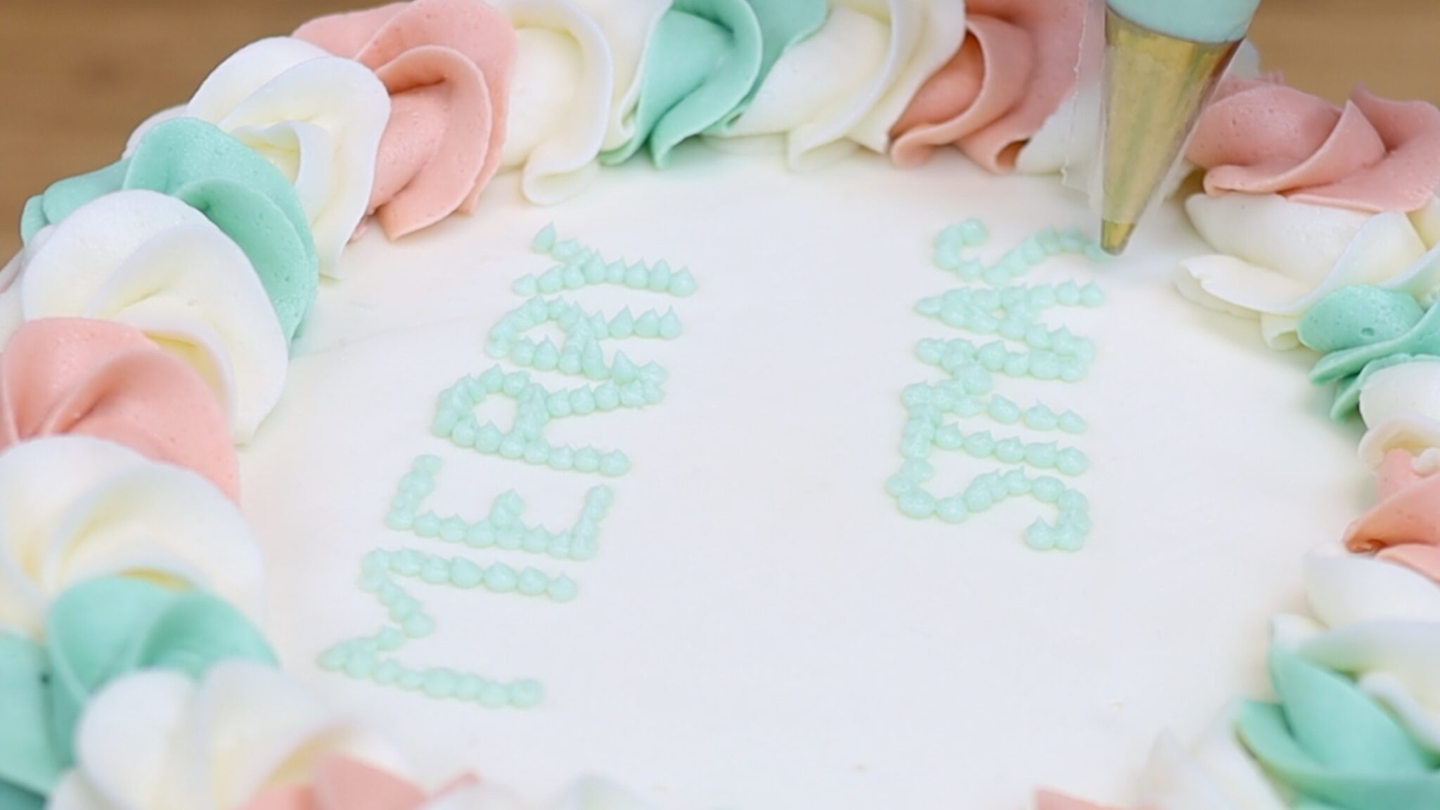 10 Best Piping Tips - British Girl Bakes