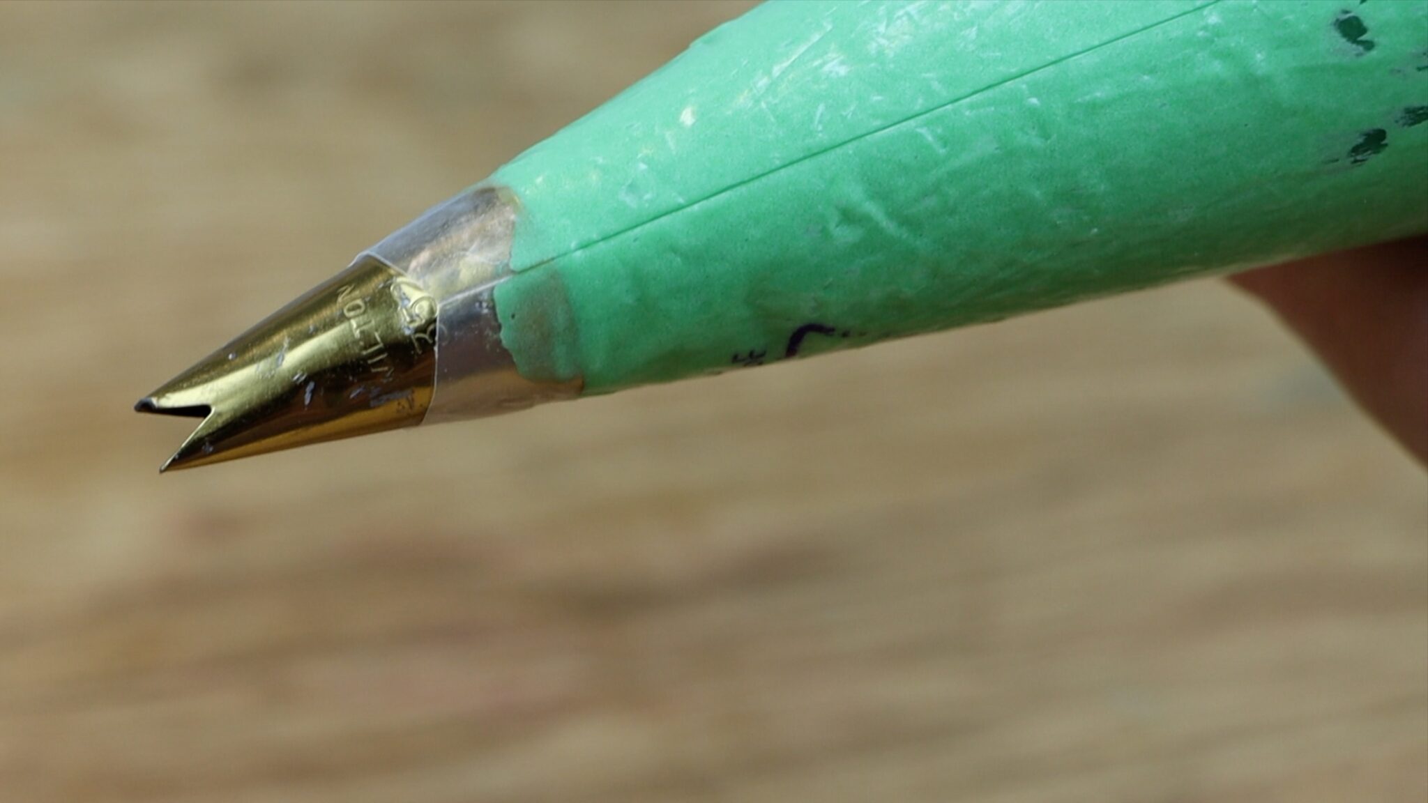 10 Best Piping Tips - British Girl Bakes