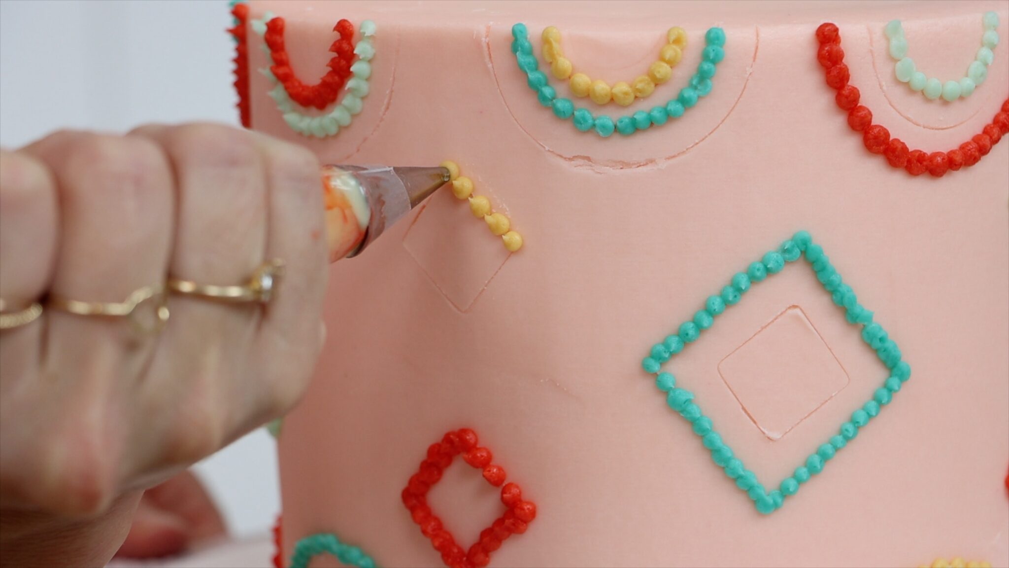 10 Best Piping Tips - British Girl Bakes