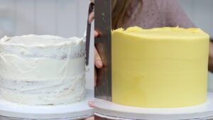 How to Crumb Coat a Cake - British Girl Bakes
