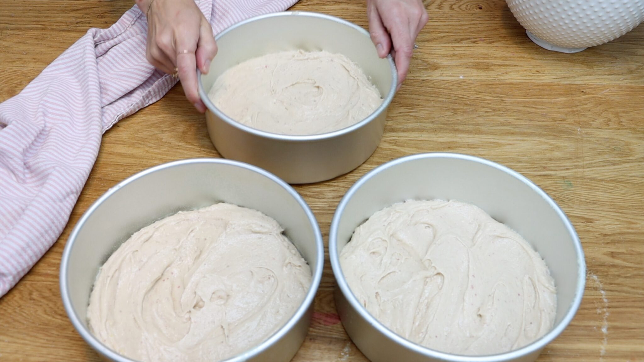 Strawberry Cake - British Girl Bakes