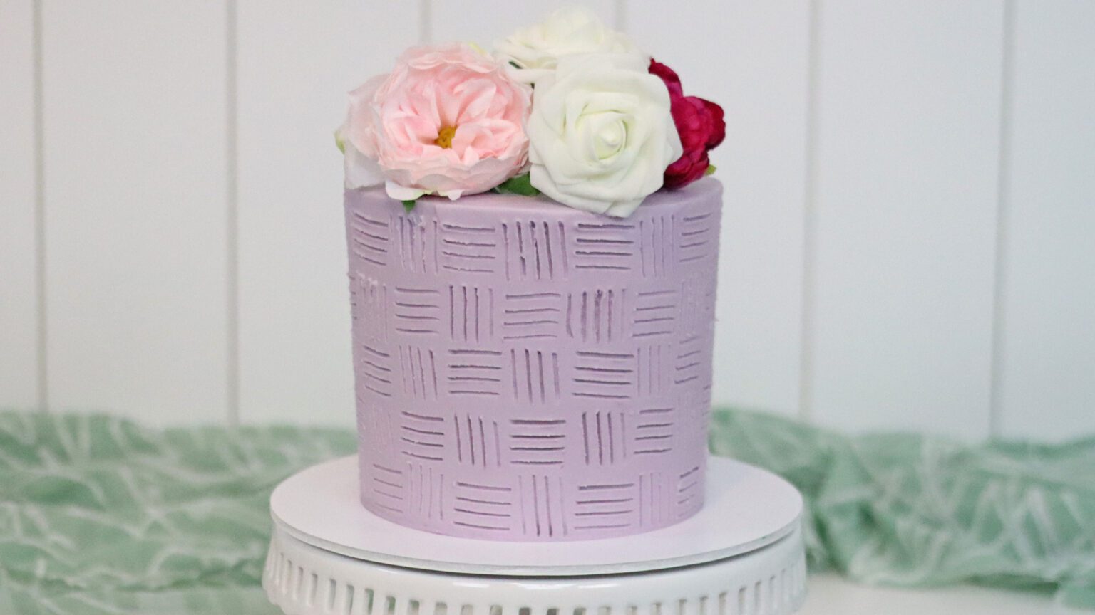 5 Ways to Decorate a Cake without Tools - British Girl Bakes