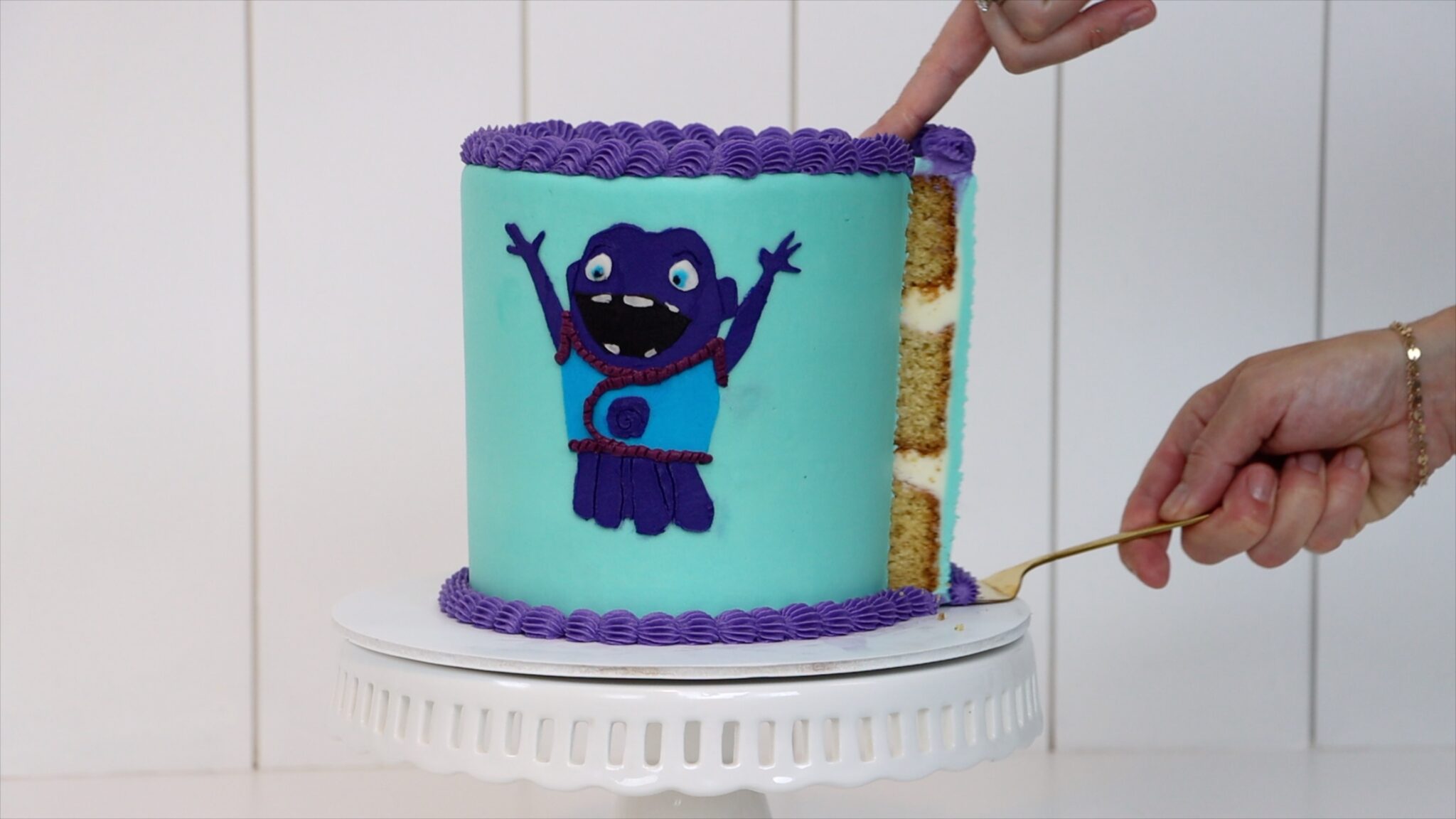 Make Character Cakes with Layered Stencils - British Girl Bakes