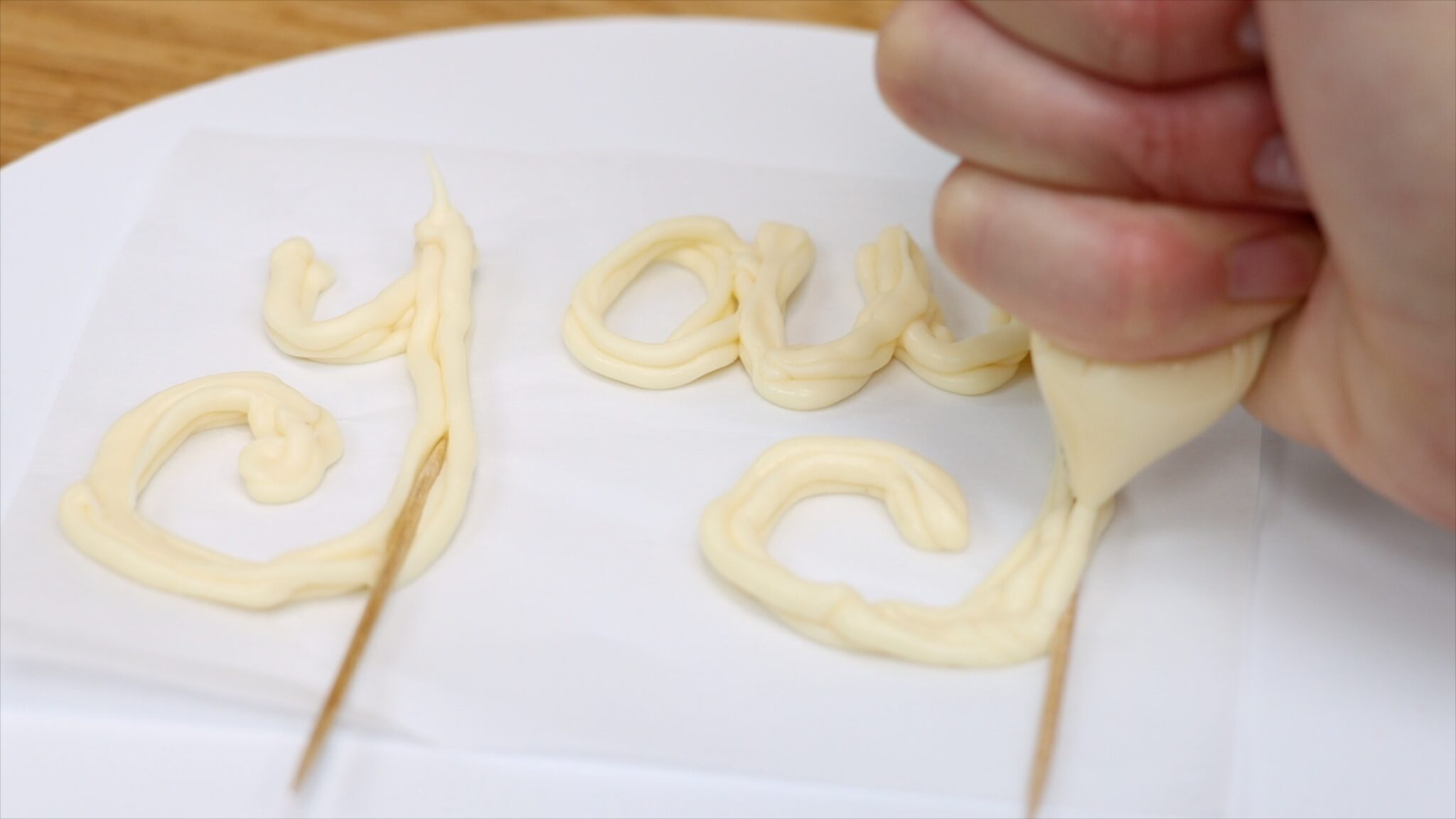 10 Ways to Use Toothpicks for Cake Decorating - British Girl Bakes