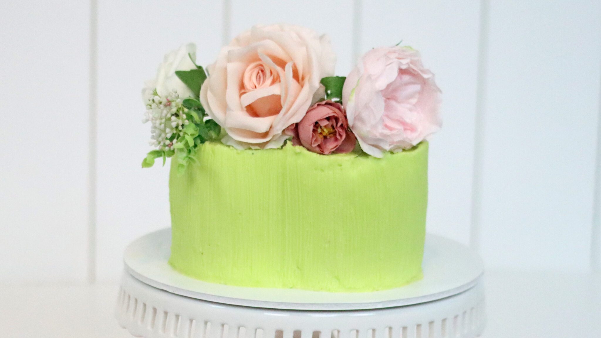 5 Ways to Decorate a Cake without Tools - British Girl Bakes