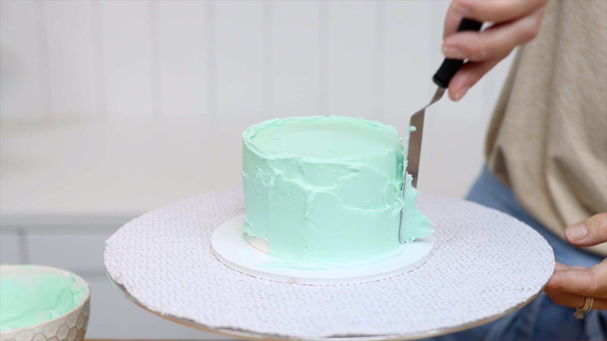10 Smart Cake Decorating Hacks - British Girl Bakes