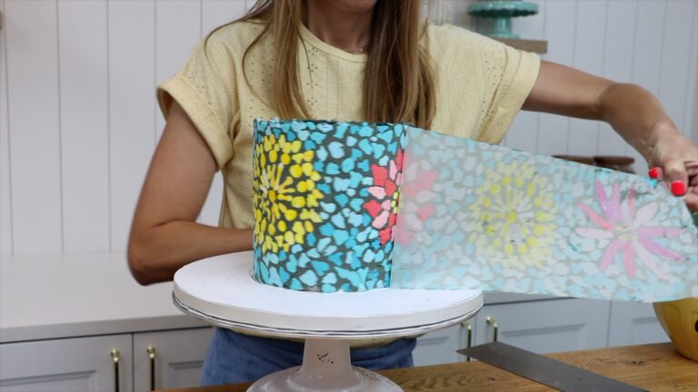 10 Smart Cake Decorating Hacks - British Girl Bakes