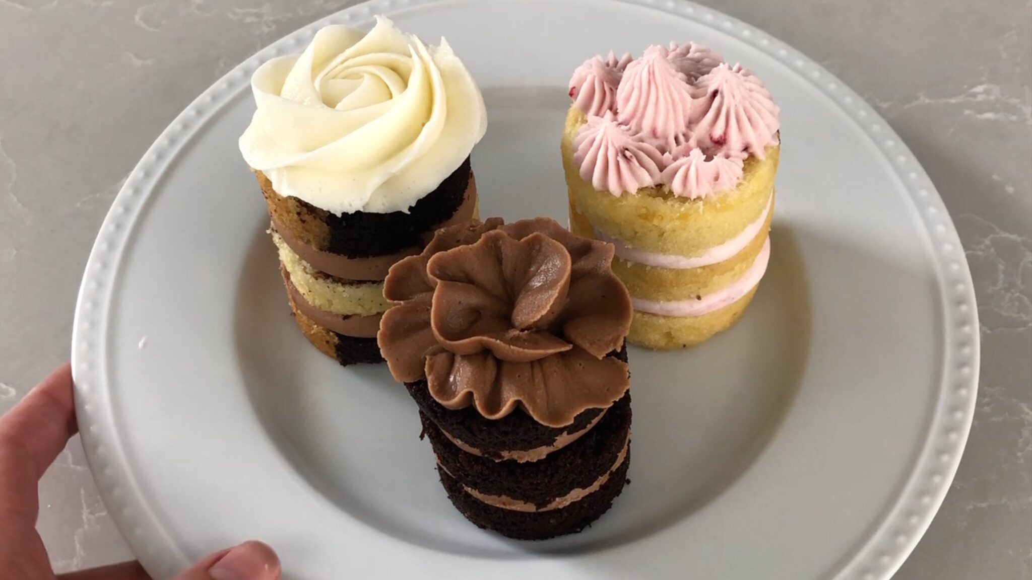 10 Tips for How to Make a Wedding Cake - British Girl Bakes