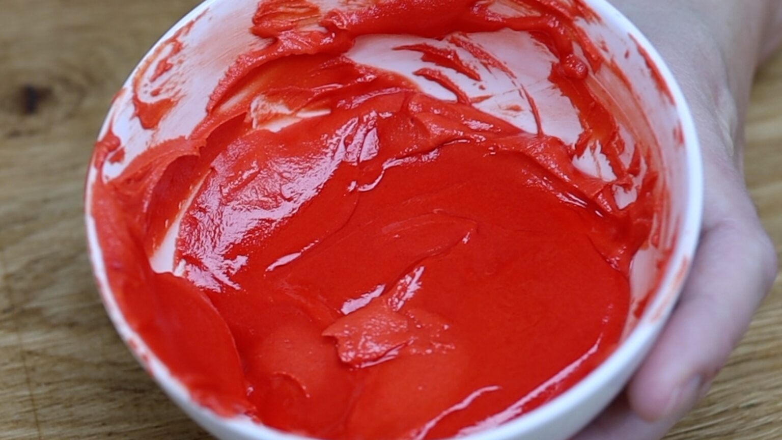 How to Make RED Buttercream - British Girl Bakes