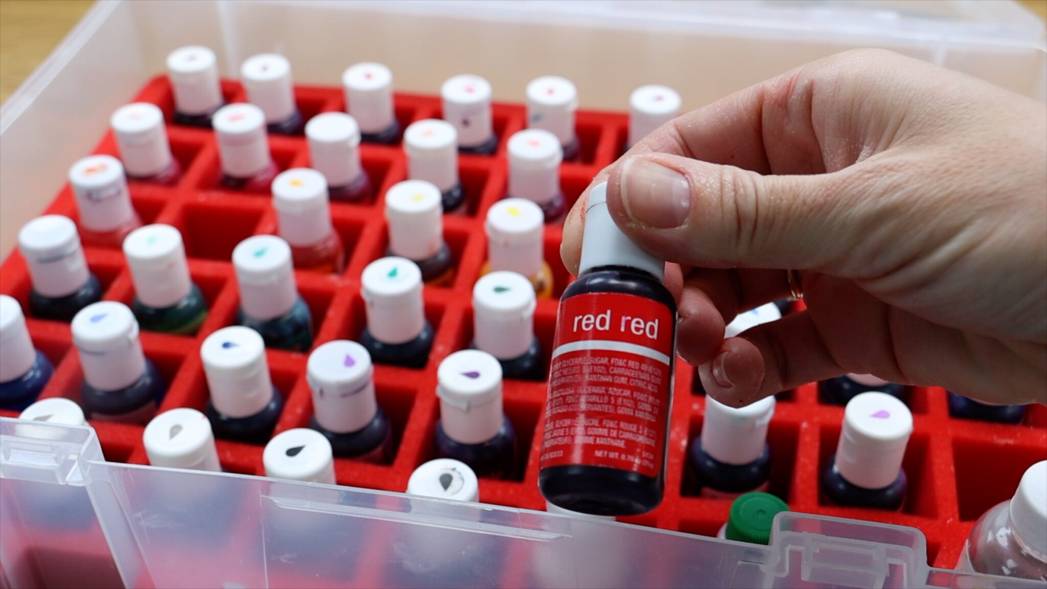 How to Make RED Buttercream - British Girl Bakes