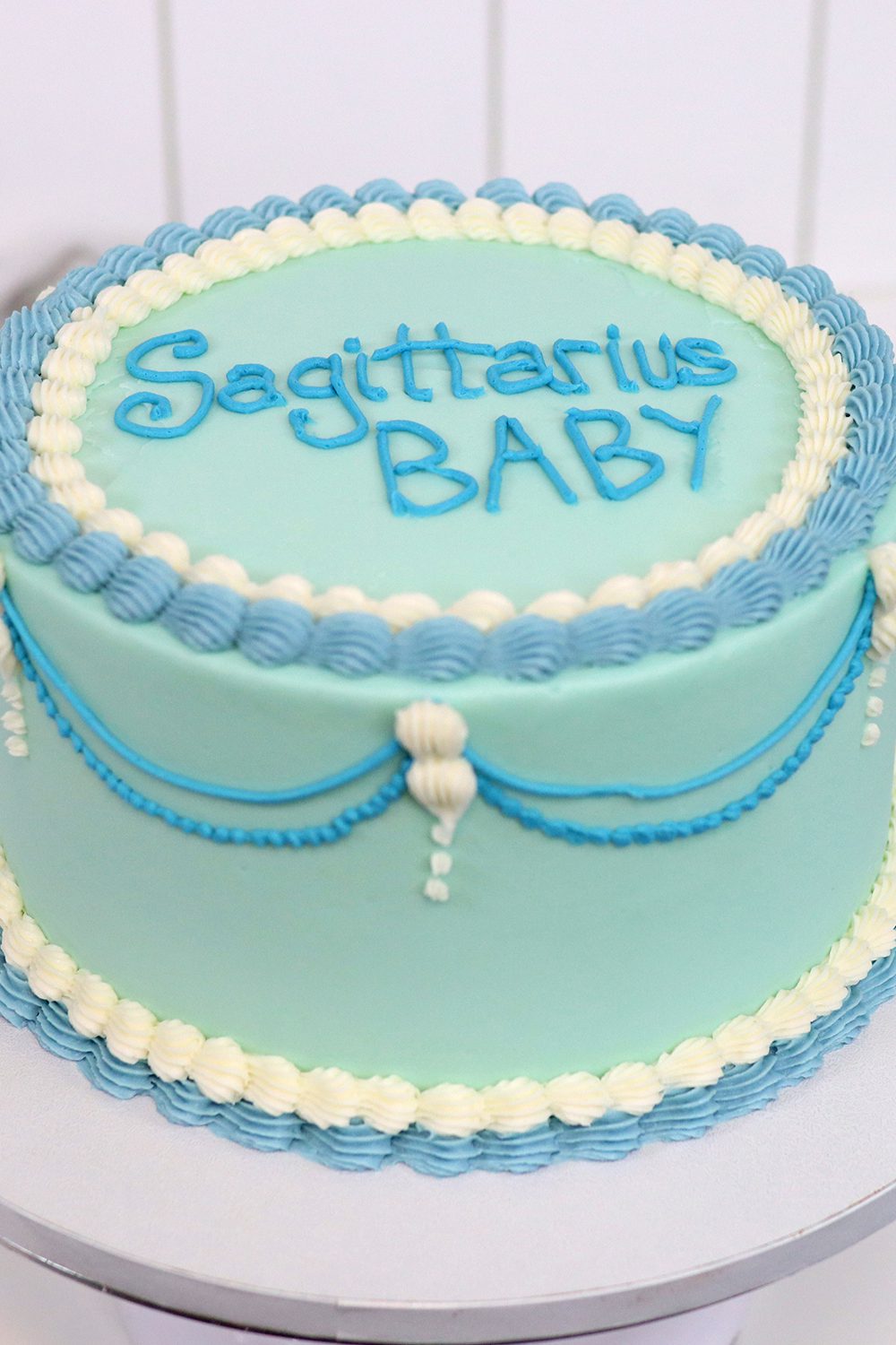 10 December Birthday Cake Ideas - British Girl Bakes