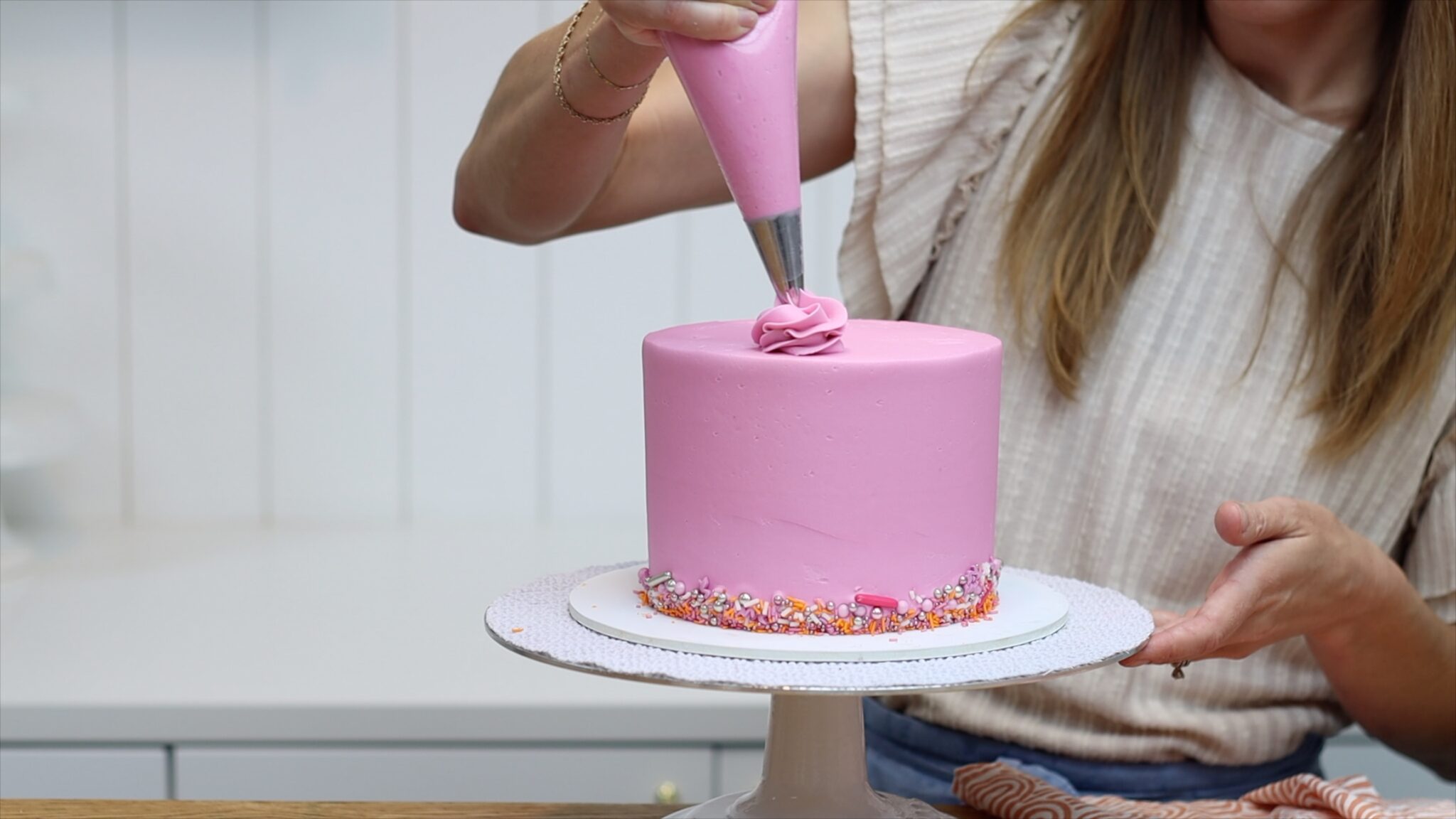 10 EASY Cake Decorating Techniques - British Girl Bakes