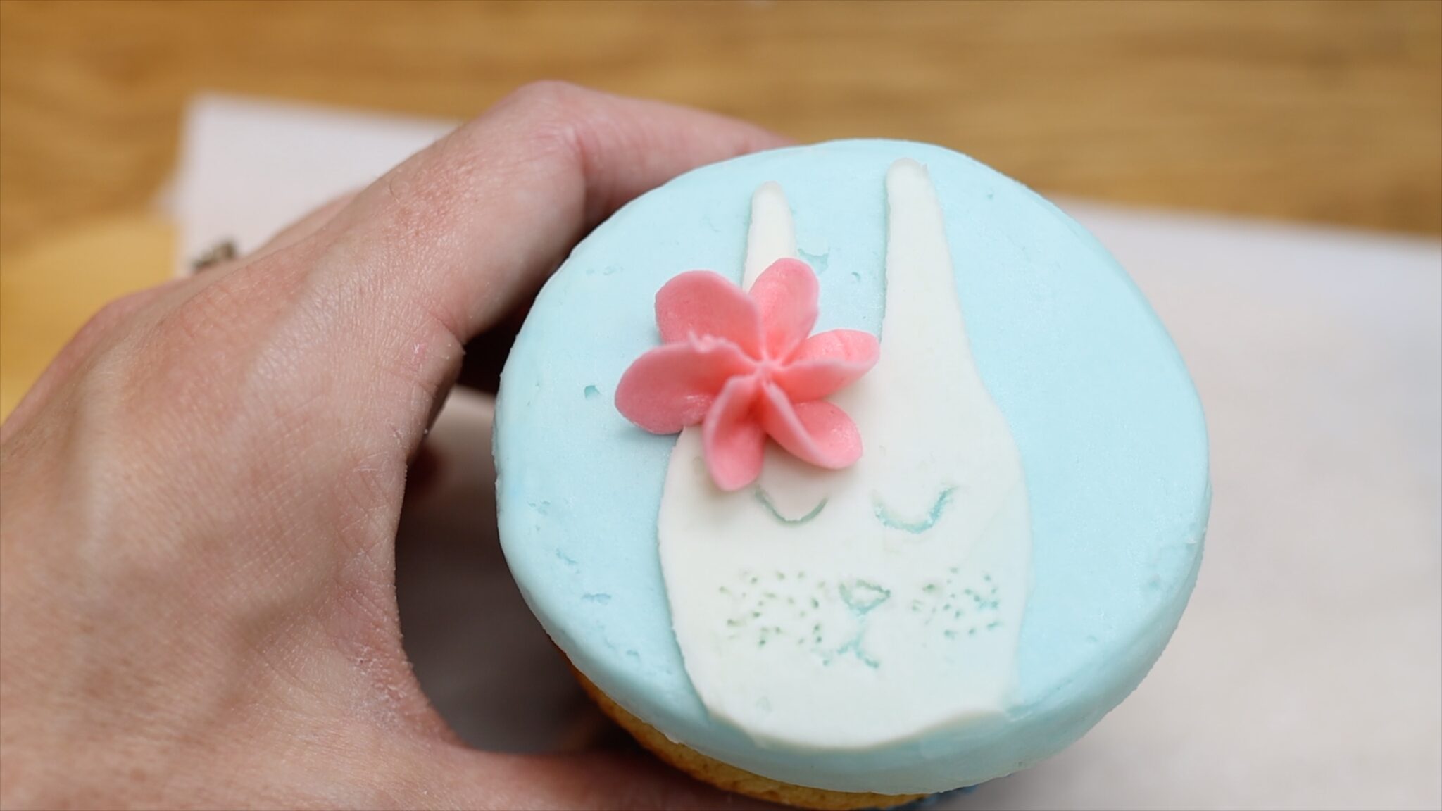 10 Hacks to Practice Cake Decorating - British Girl Bakes